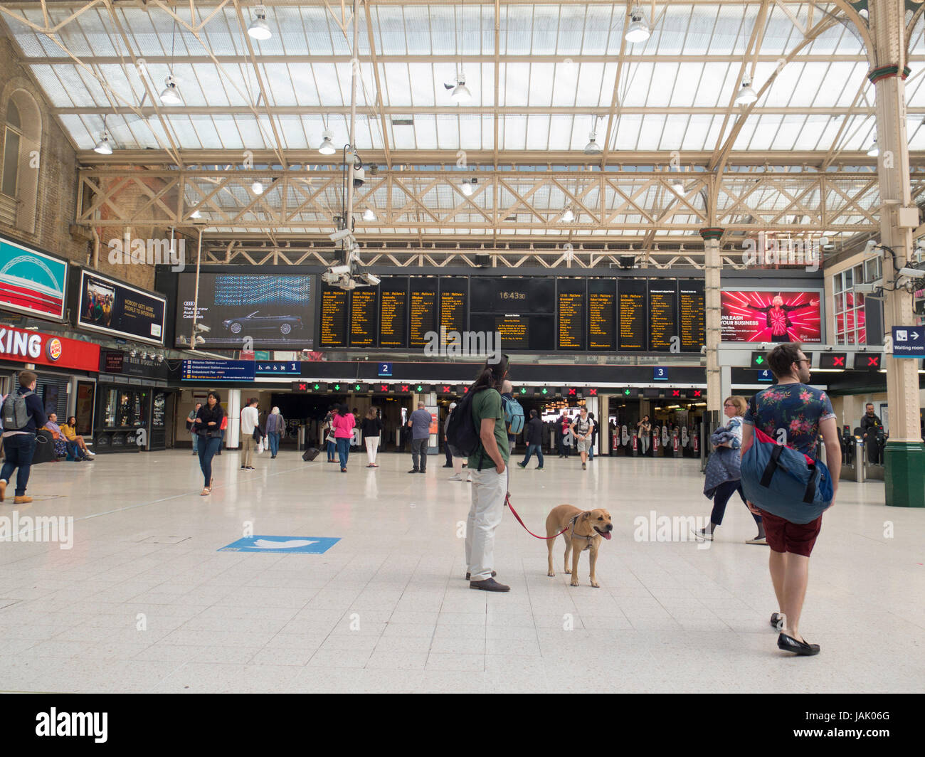Interior of Charing Cross train/railway station, London Stock Photo - Alamy