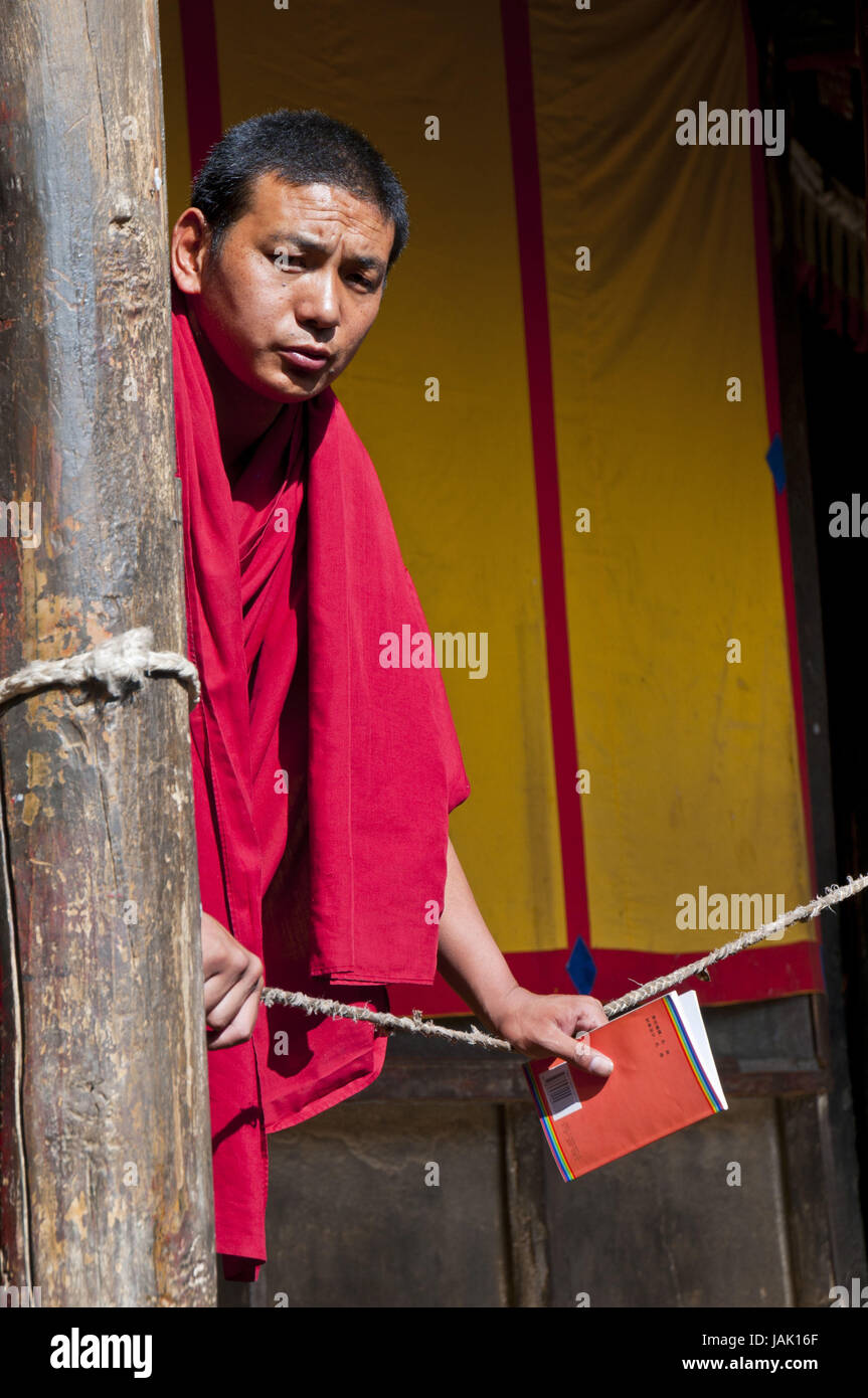 Monk in the Tashilhunpo cloister,Shigatse,Tibet,Asia Stock Photo - Alamy