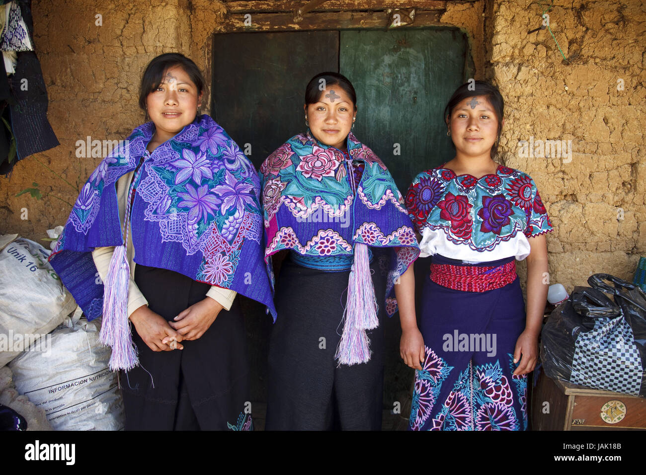 Maya women chiapas hi-res stock photography and images - Alamy