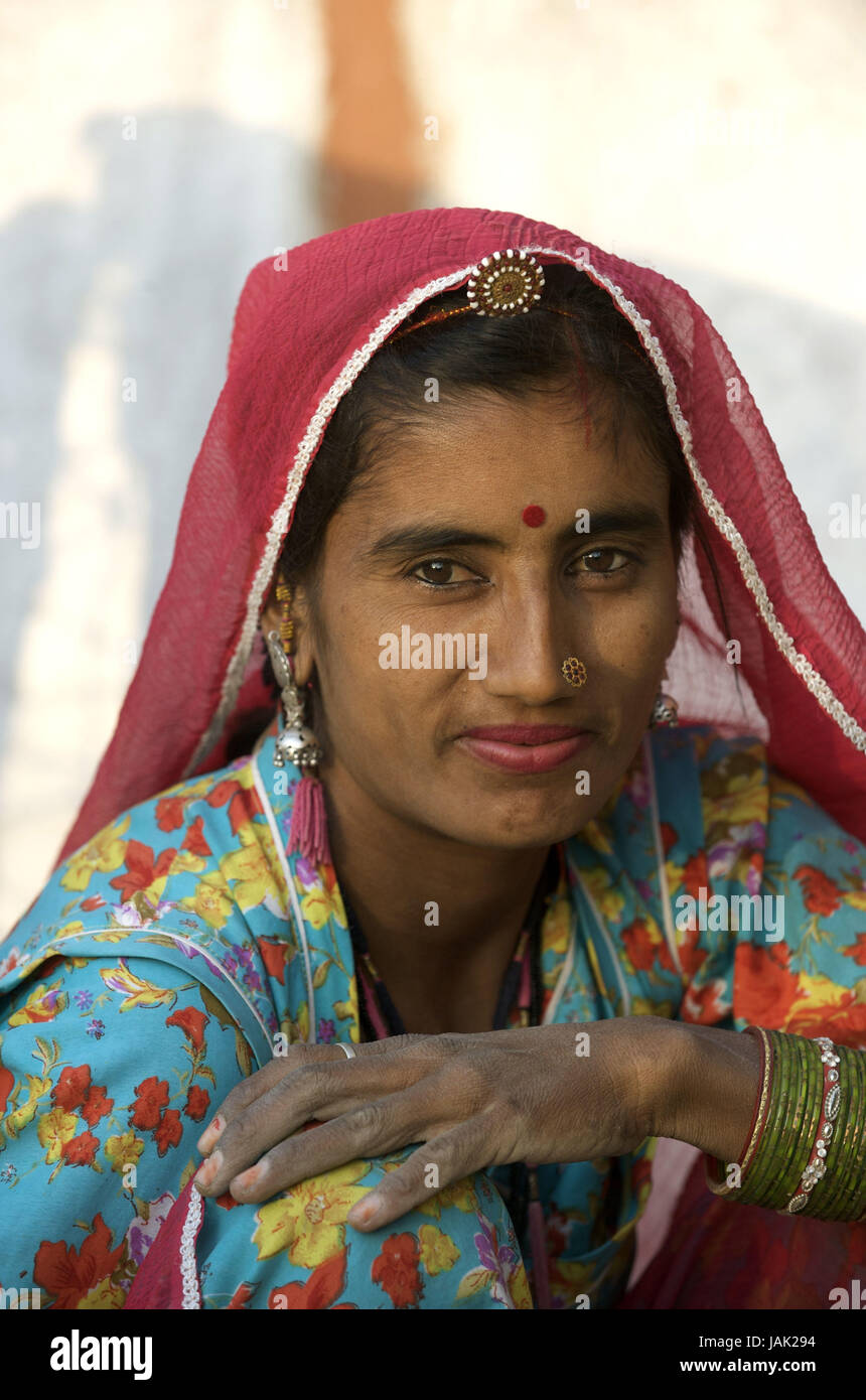 India,Rajasthan,woman in national costume,portrait Stock Photo - Alamy
