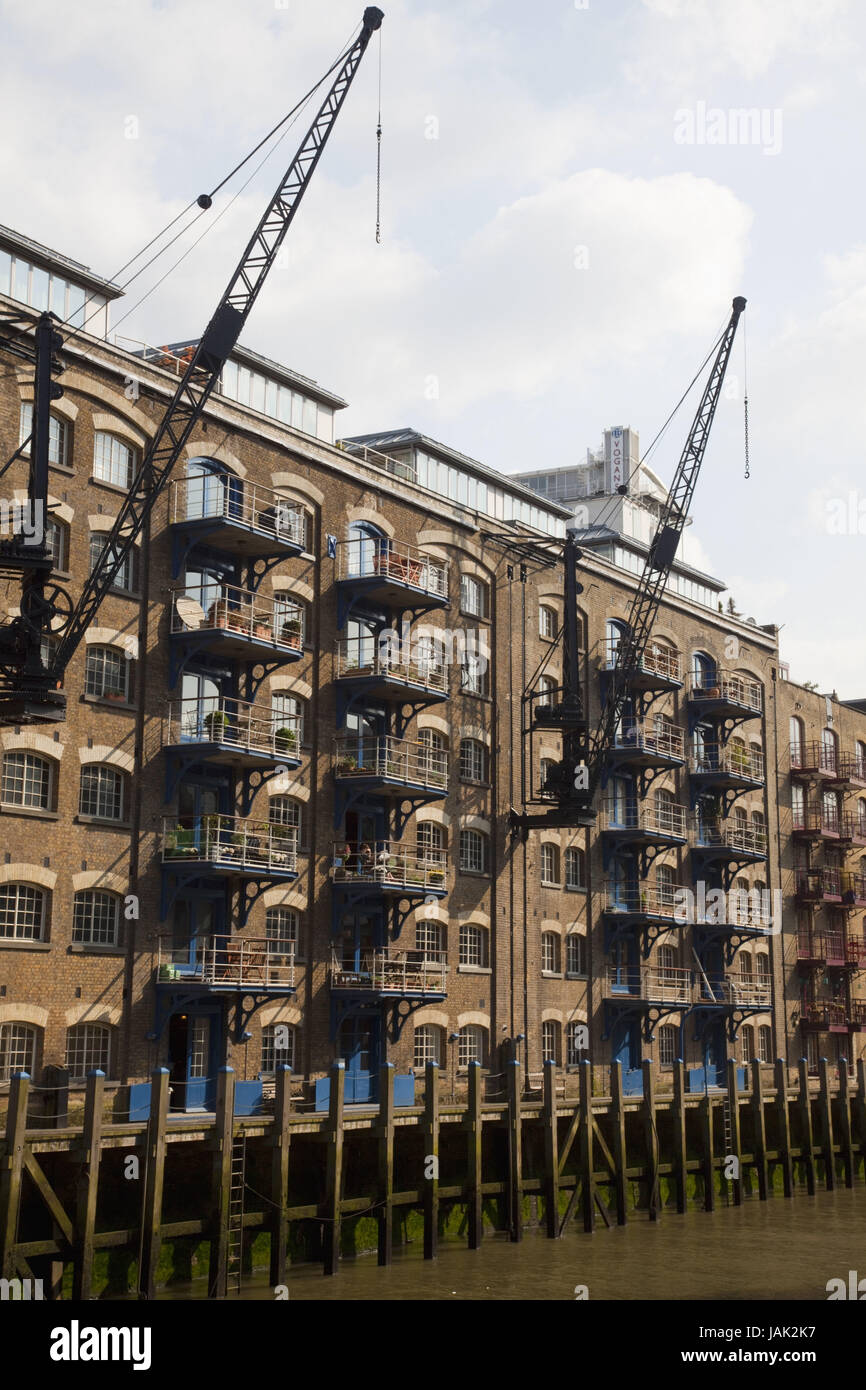 London dock hi-res stock photography and images - Alamy