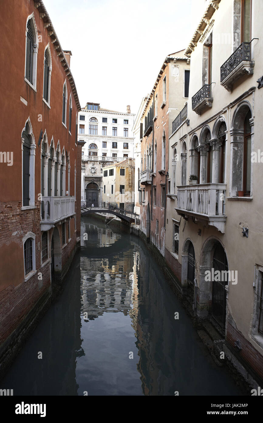 Weather beaten facades hi-res stock photography and images - Alamy