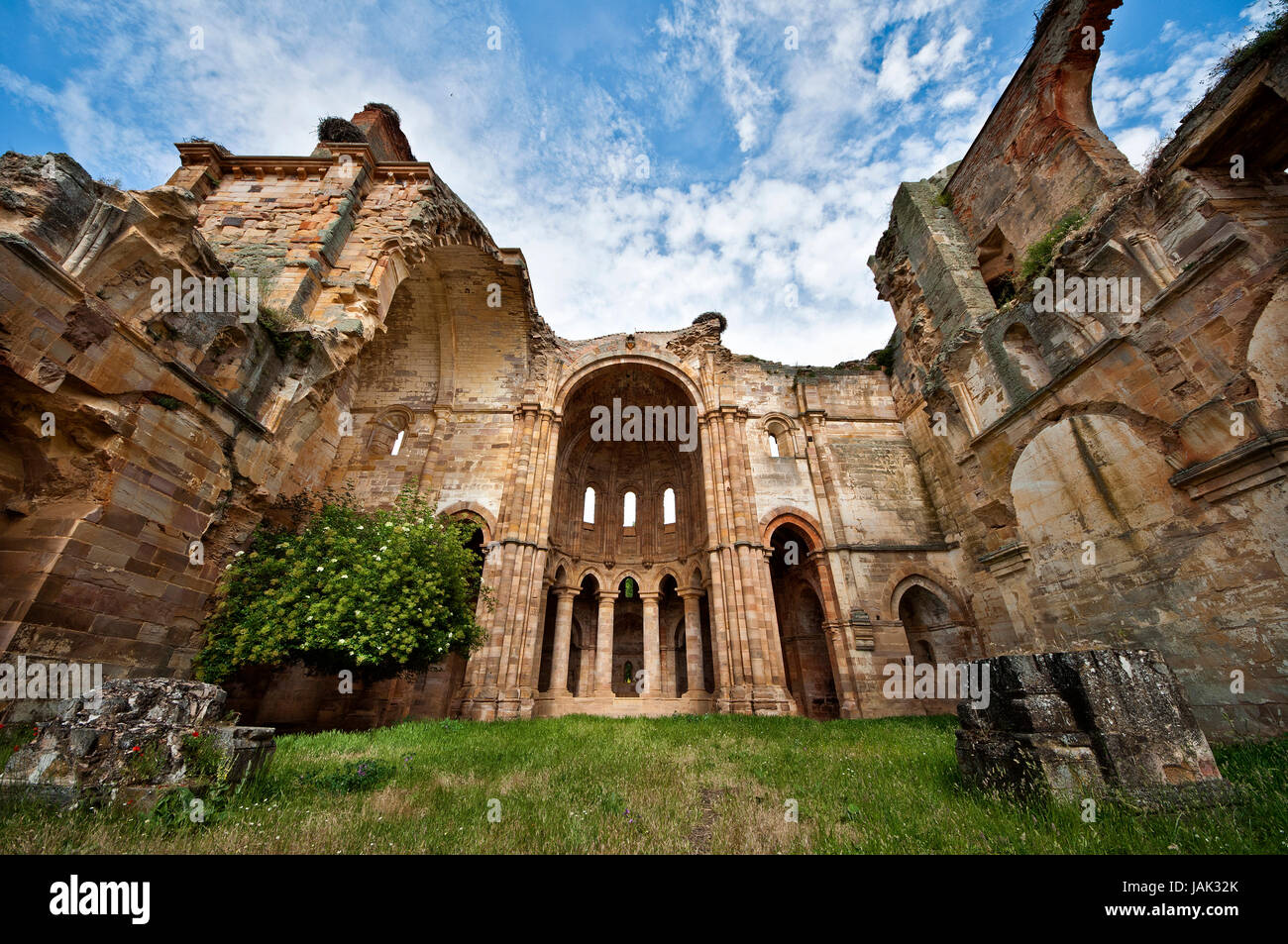 Monastery in ruins hi-res stock photography and images - Alamy