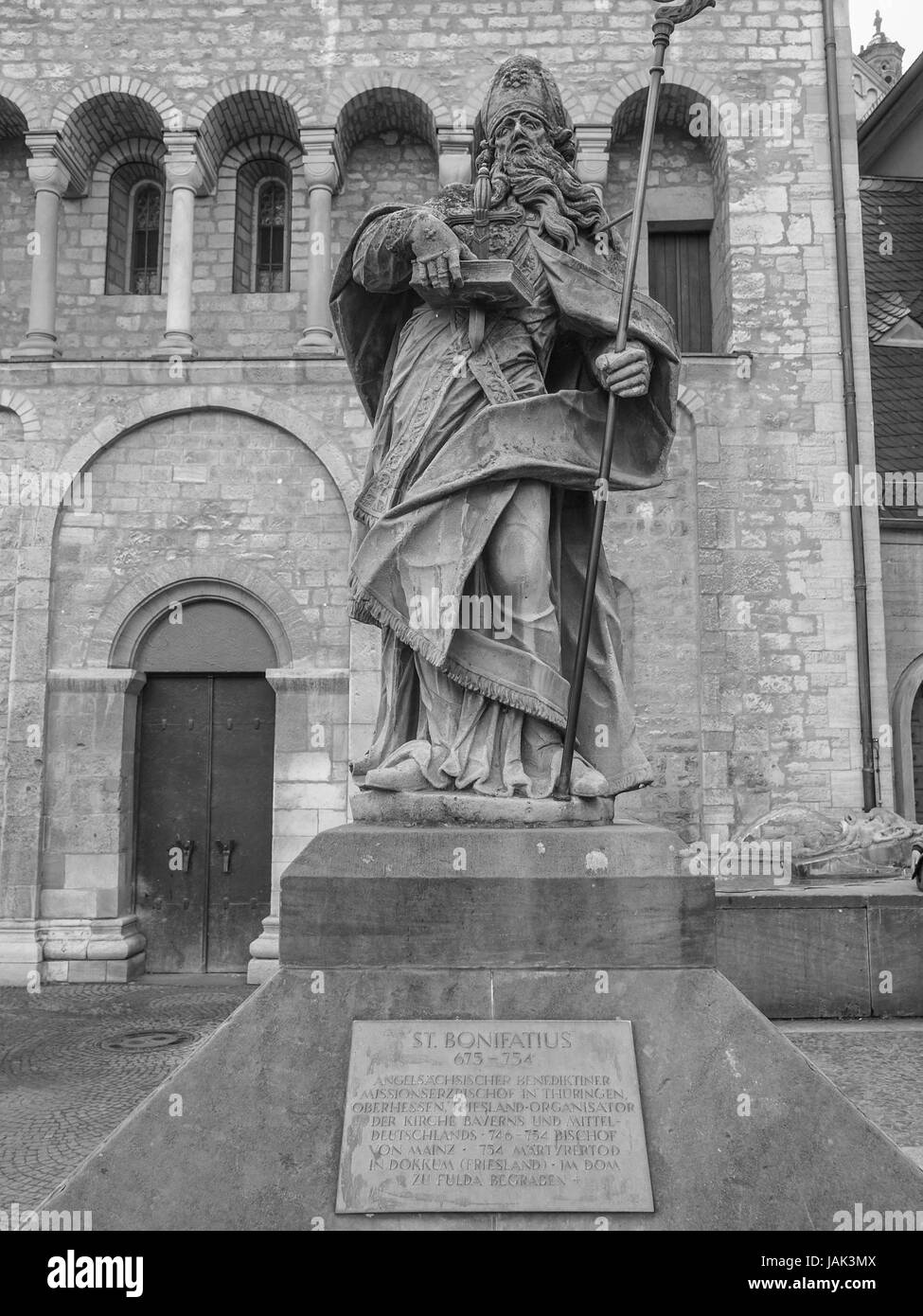 Bonifatius statue hi-res stock photography and images - Alamy