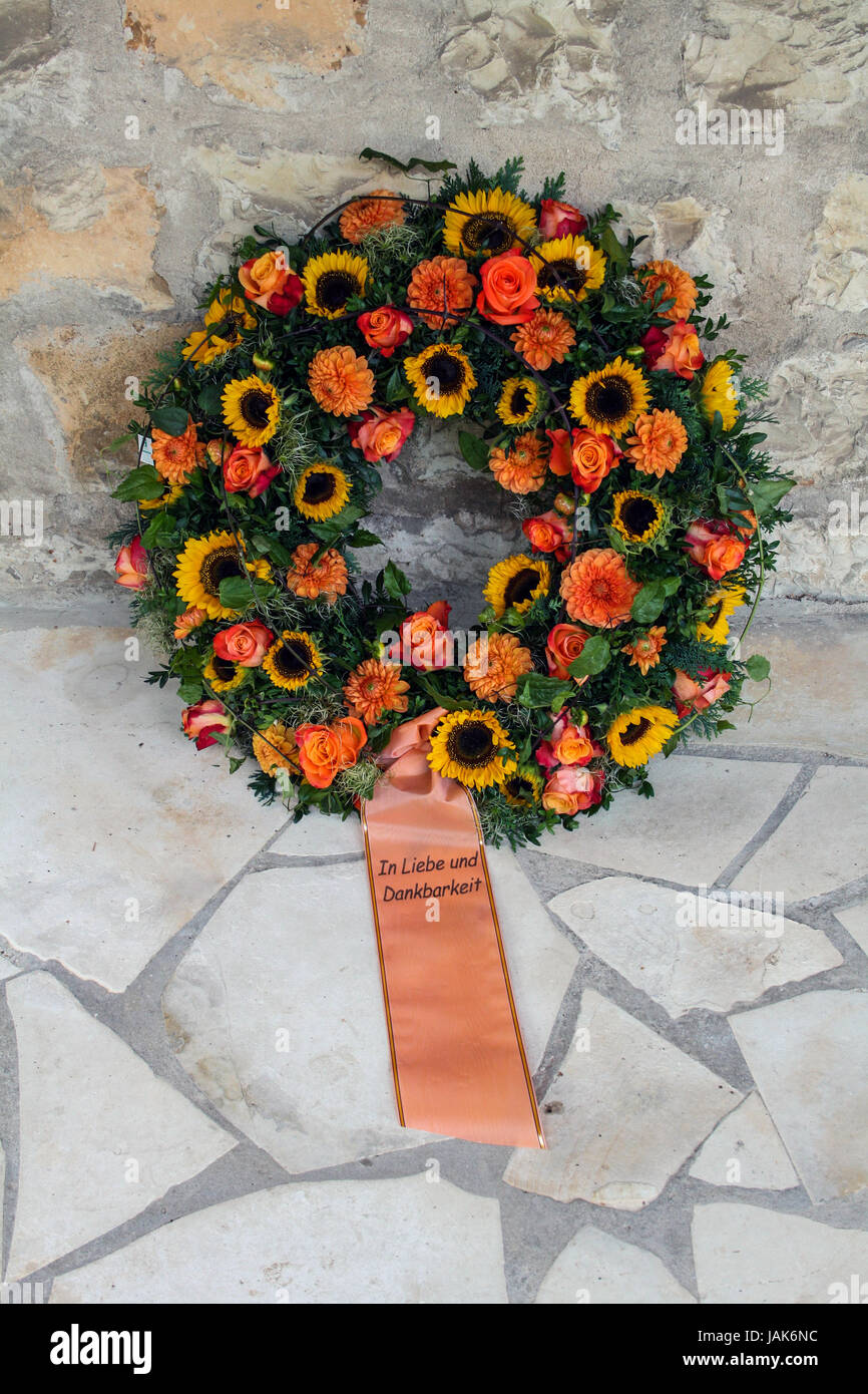 Mourning wreath hi-res stock photography and images - Alamy