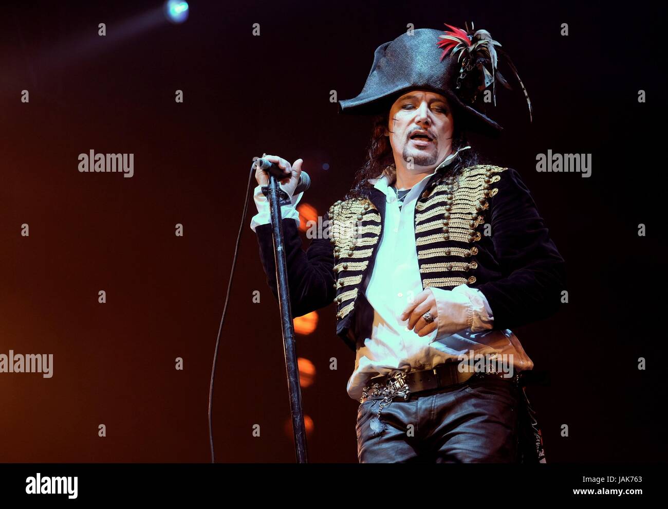 Adam Ant aka Stuart Goddard performing at the Isle of Wight Festival ...