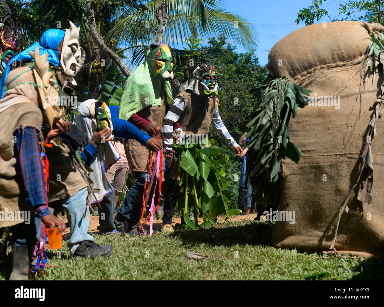 Juego de los diablitos hi-res stock photography and images - Alamy