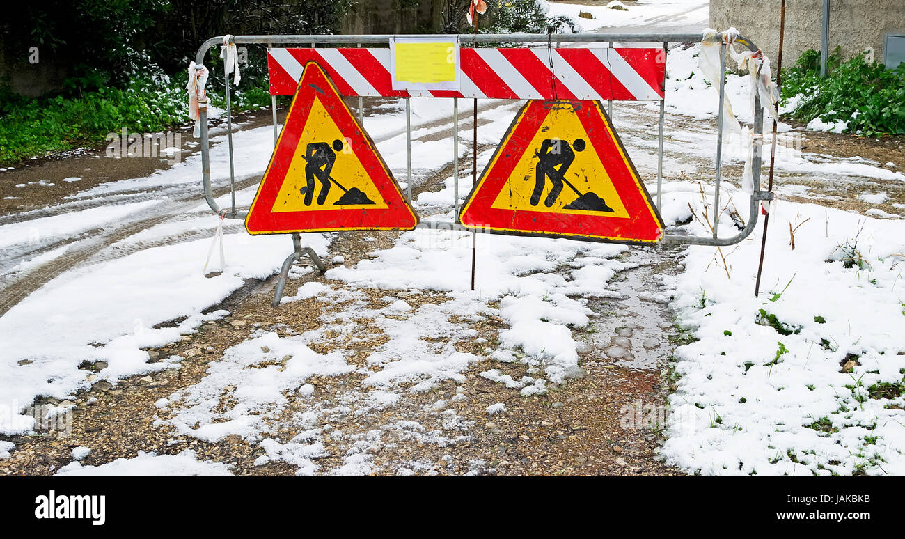 Snow covered signals hi-res stock photography and images - Alamy