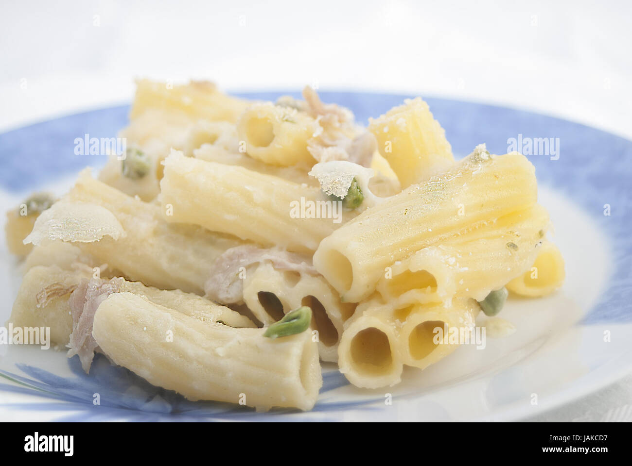 A traditional Italian recipe: pasta al gratin Stock Photo - Alamy