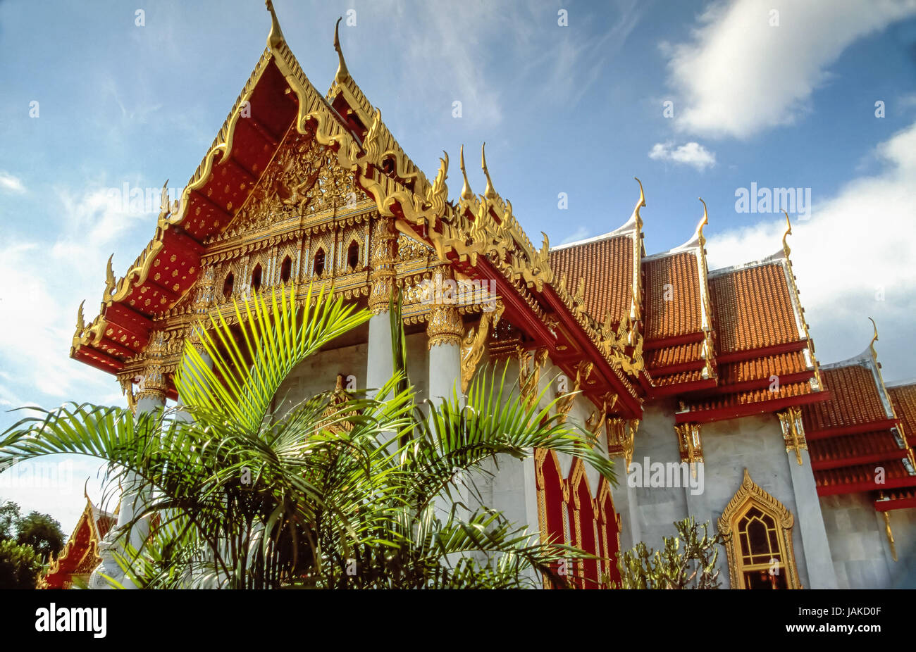 Tempel dach hi-res stock photography and images - Alamy