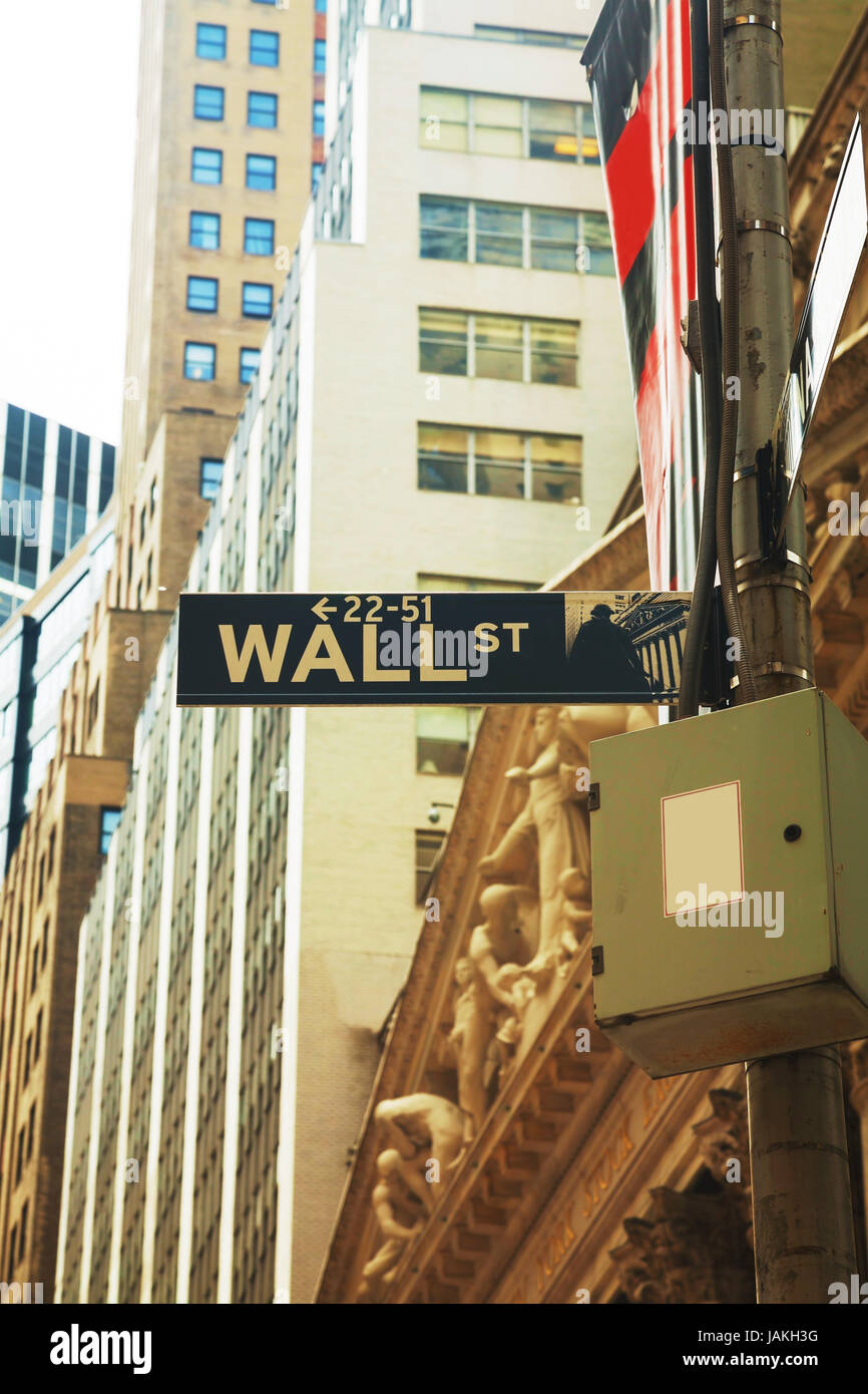 Wall street sign in New York City Stock Photo - Alamy