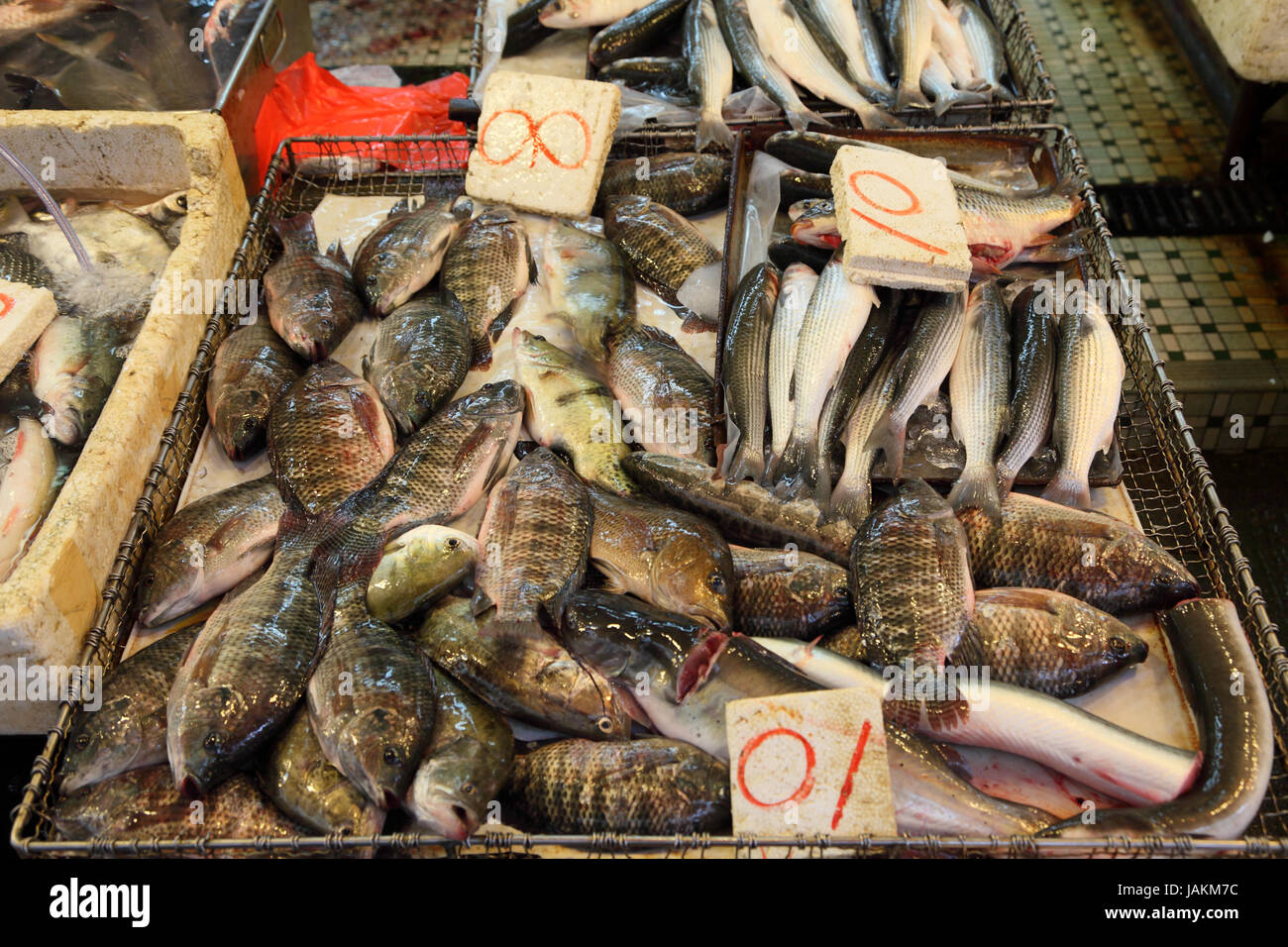 Fish market in Hong Kong Stock Photo - Alamy