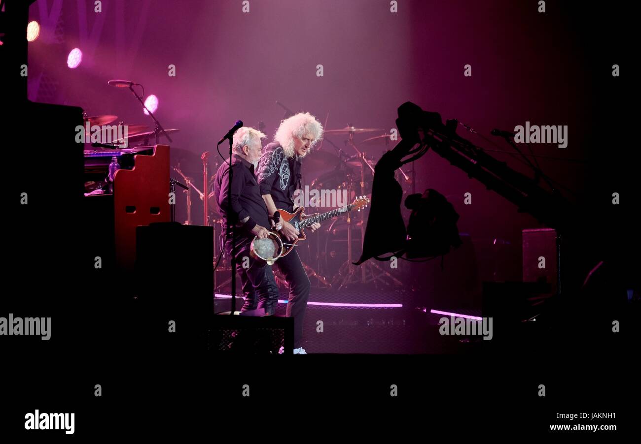 Roger taylor hi-res stock photography and images - Alamy