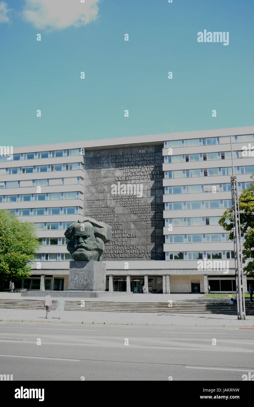 karl marx monument from the gdr era in chemnitz (by lew kerbel Stock ...