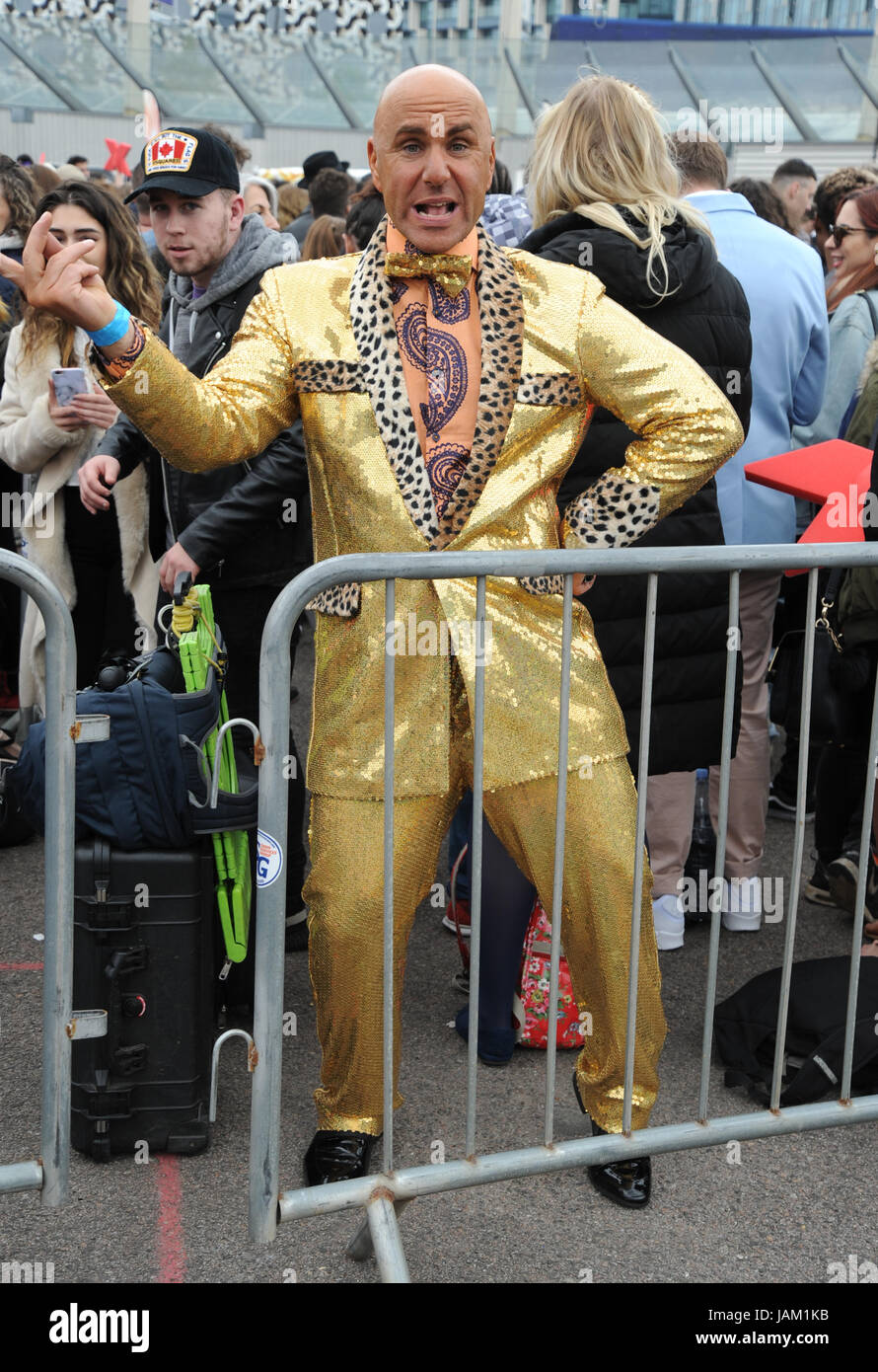 Former Big Brother star Simon Gross leads the way at the X Factor ...