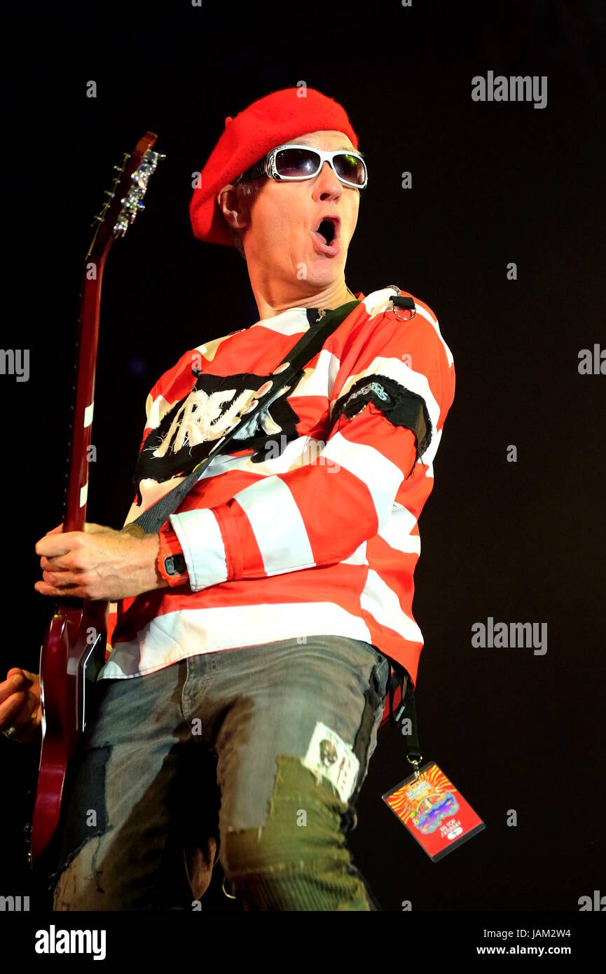 Captain Sensible with the Damned Stock Photo - Alamy