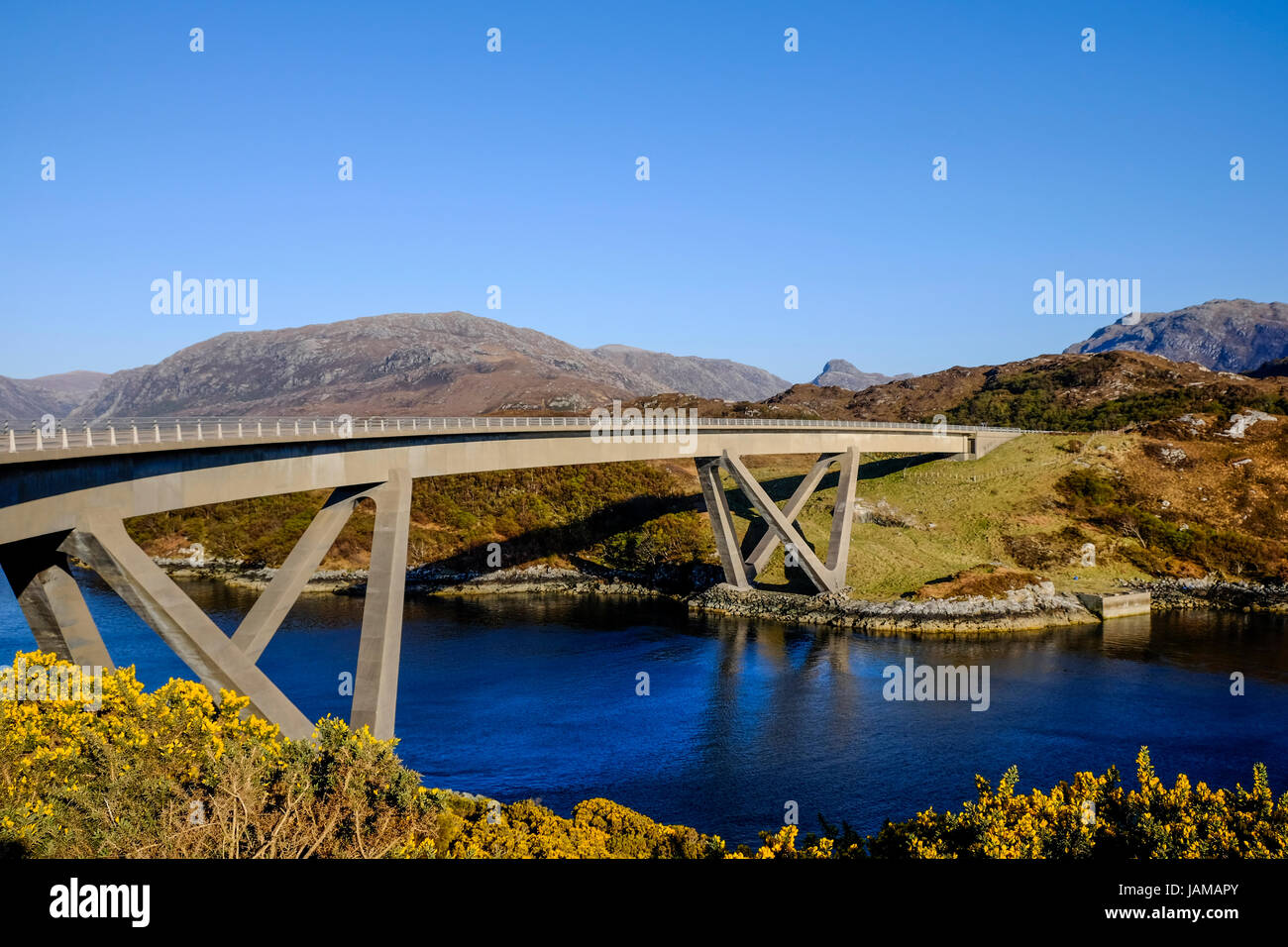 Car kylesku scotland hi-res stock photography and images - Alamy