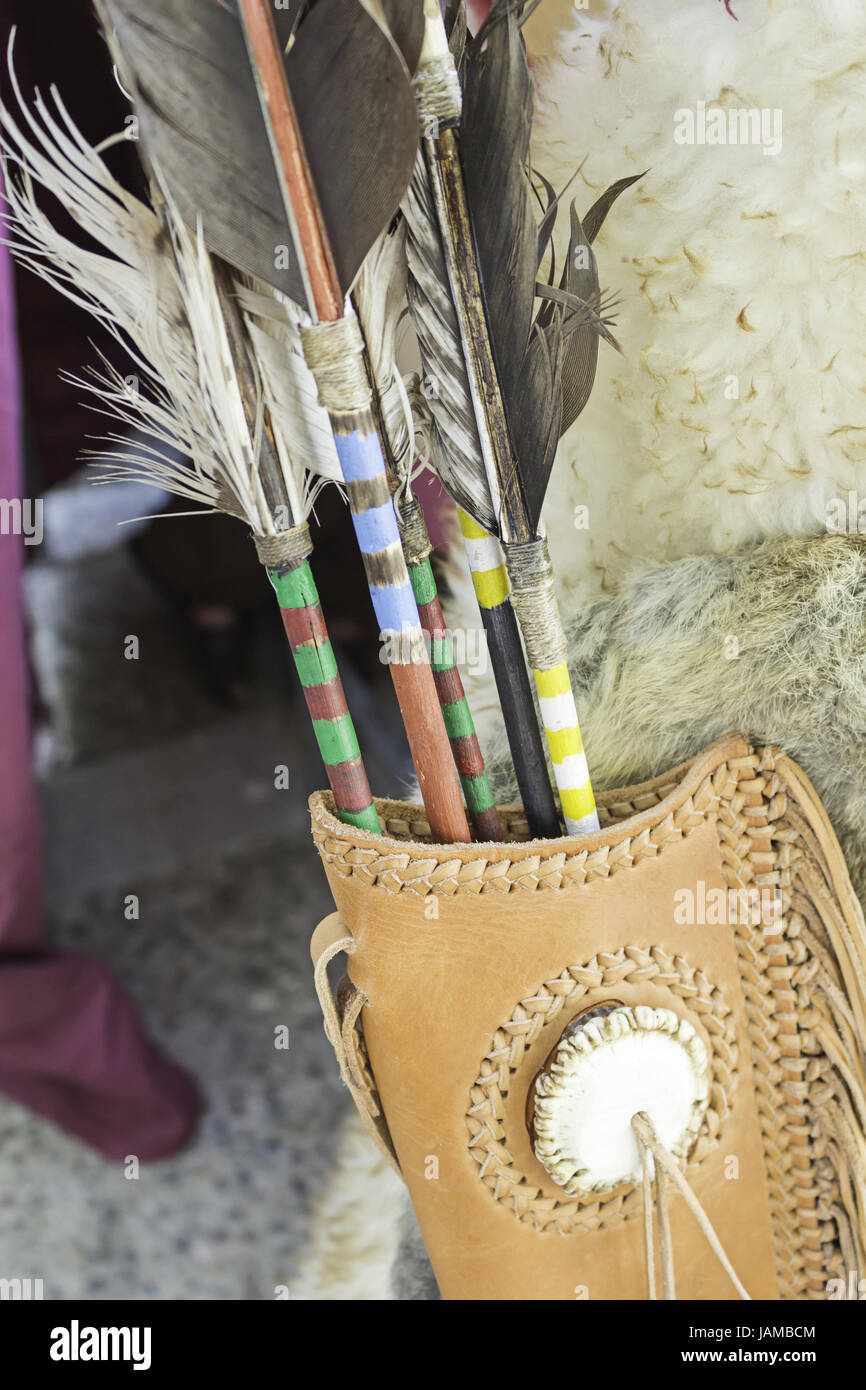 Indian Arrows in skin leather bag, old weapons Stock Photo - Alamy