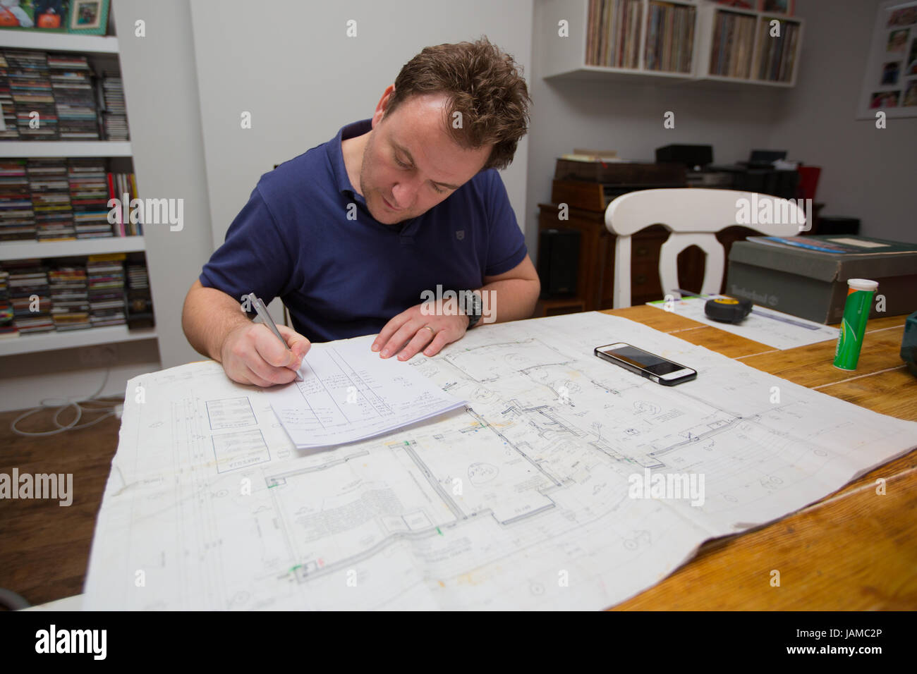 Quantity surveyor hi-res stock photography and images - Alamy