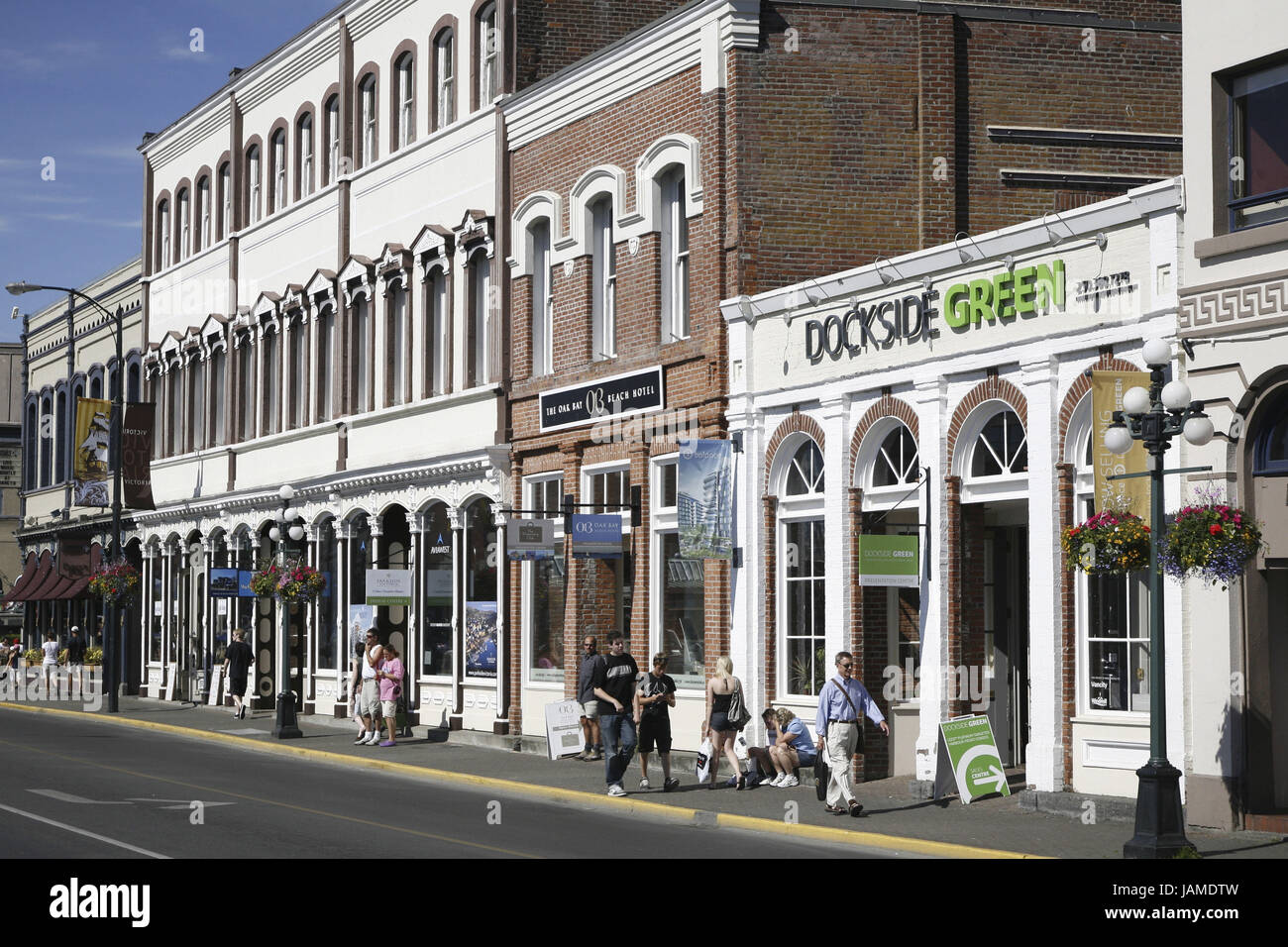 Victoria canada shopping street hi-res stock photography and images - Alamy