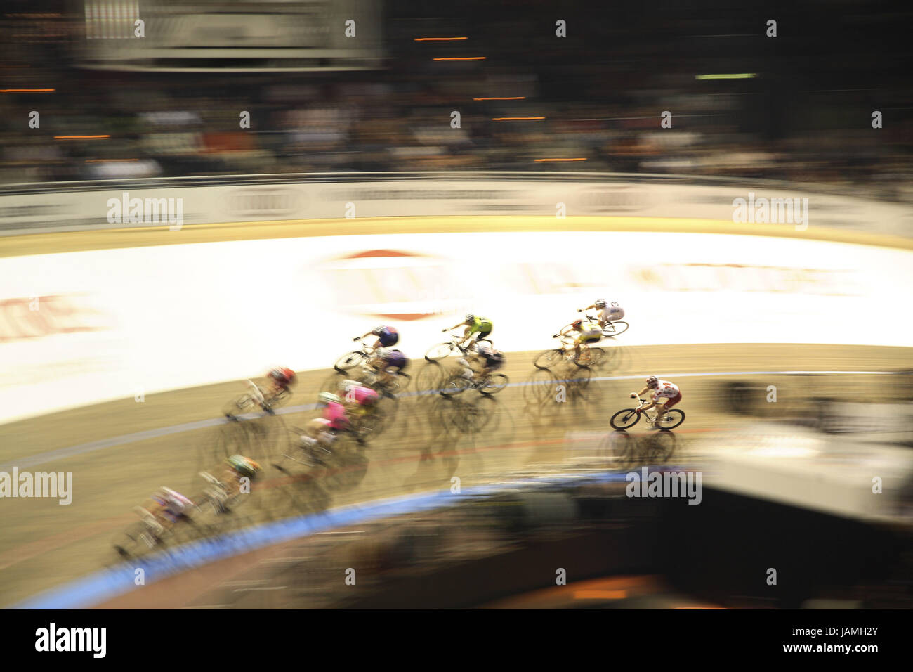 Six days of race hi-res stock photography and images - Alamy