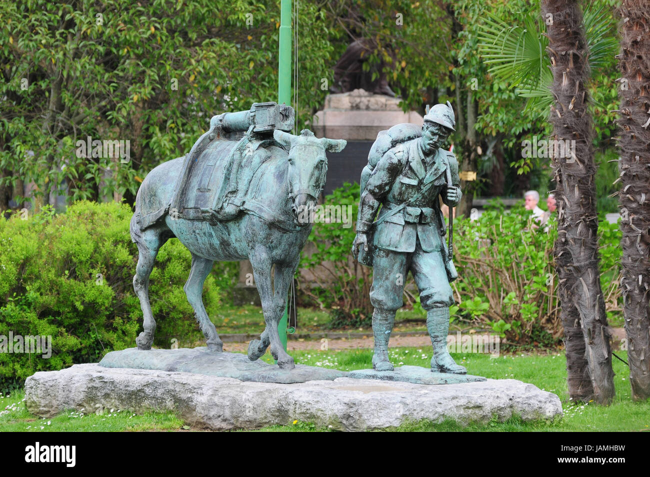 Bronze statue of an infantryman hi-res stock photography and images - Alamy
