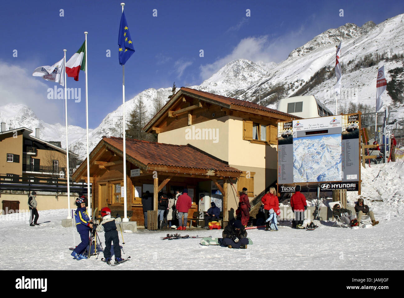 Madesimo ski hi-res stock photography and images - Alamy