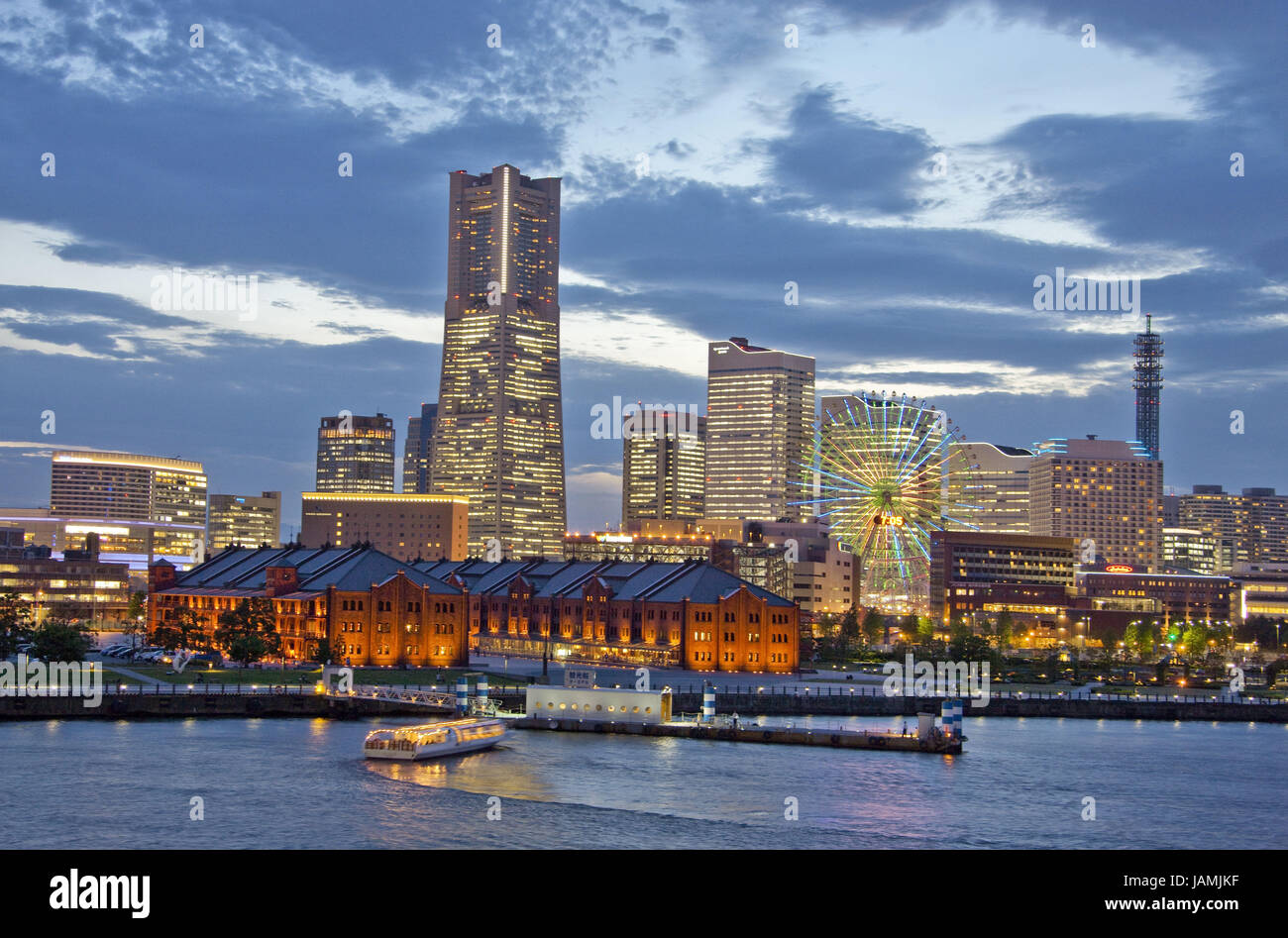 Yokohama townscape hi-res stock photography and images - Alamy