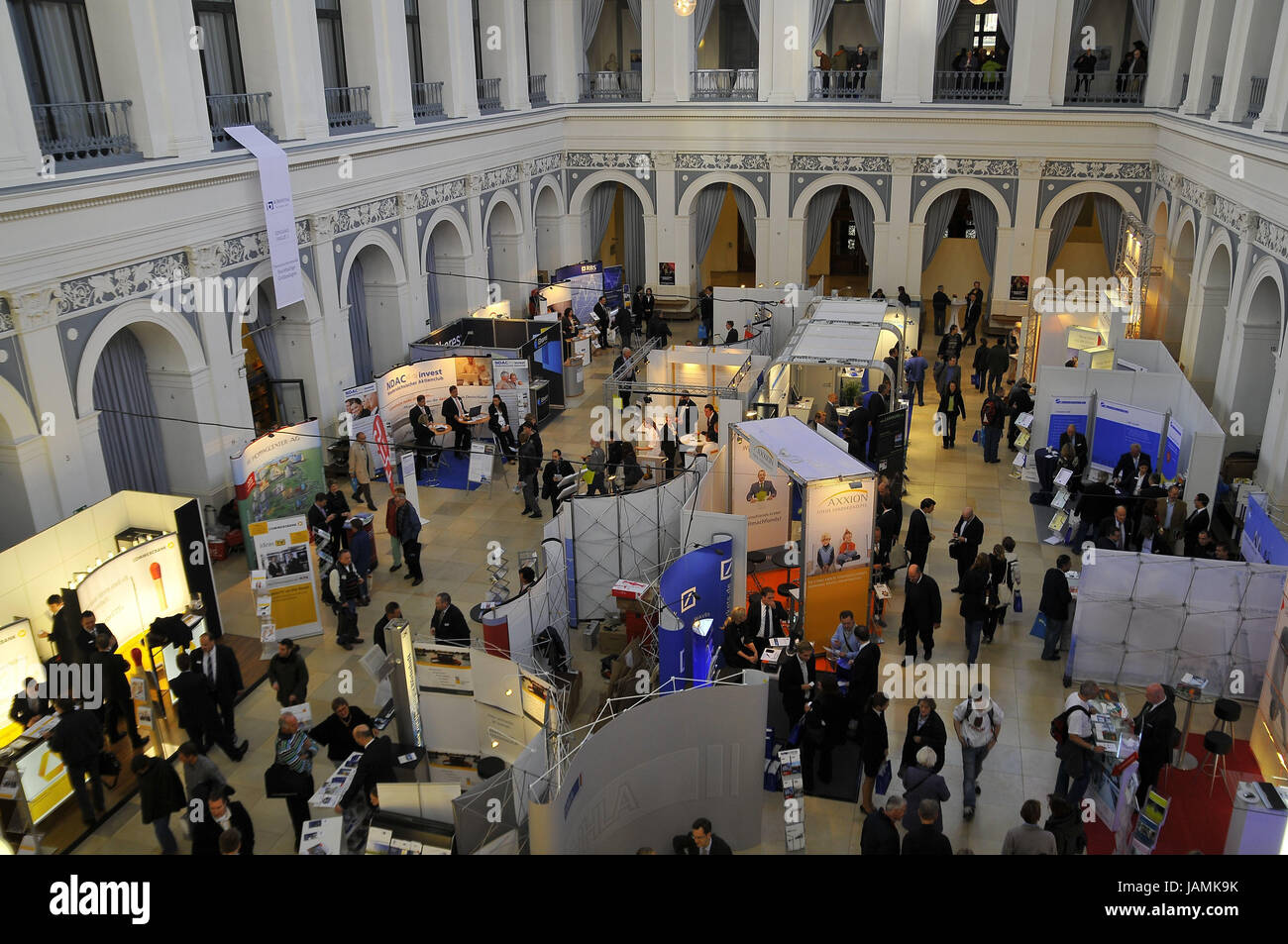 Trading info hi-res stock photography and images - Alamy