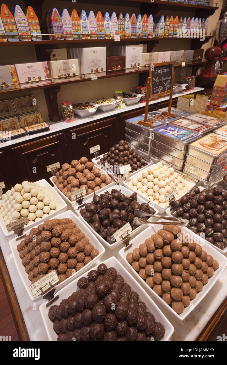 Belgium,Brussels,chocolate retail shop,expense Stock Photo - Alamy