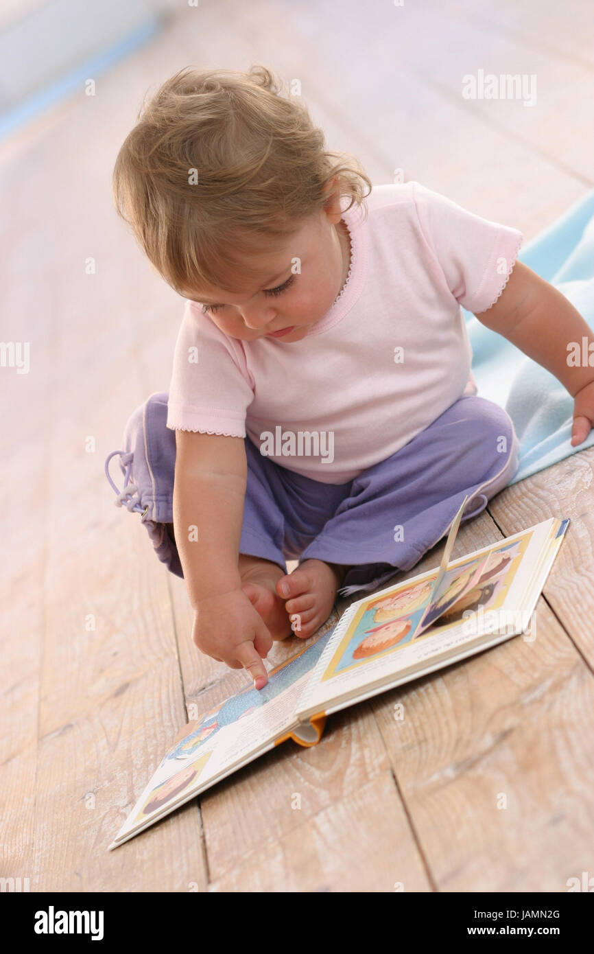 Scroll book hi-res stock photography and images - Alamy