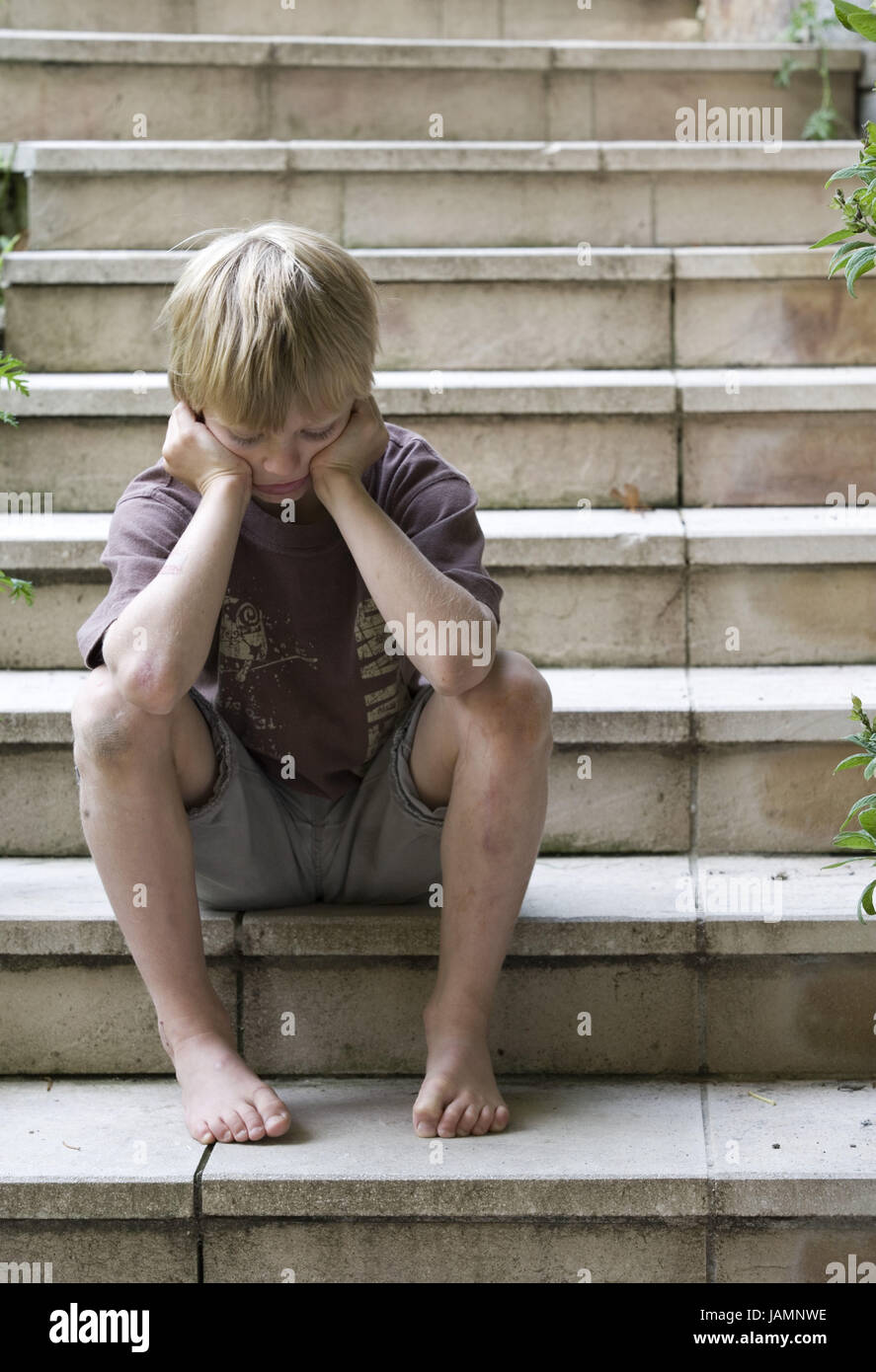 Neglected child boy hi-res stock photography and images - Alamy
