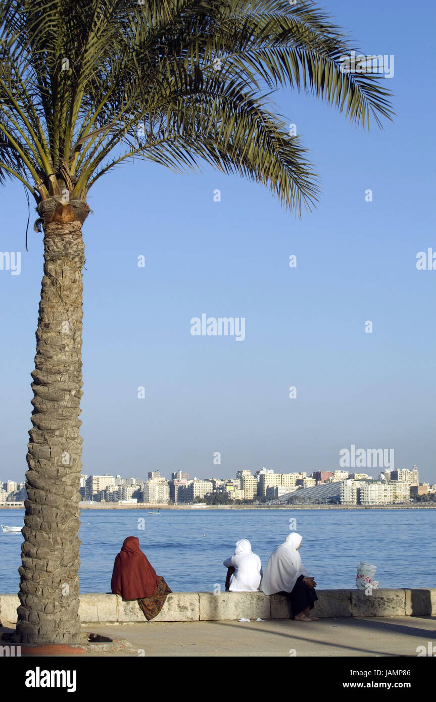Alexandria egypt women hi-res stock photography and images - Alamy