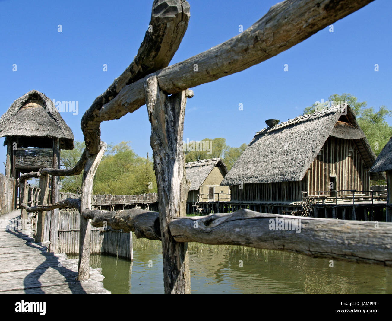 Building on stilts story hi-res stock photography and images - Alamy