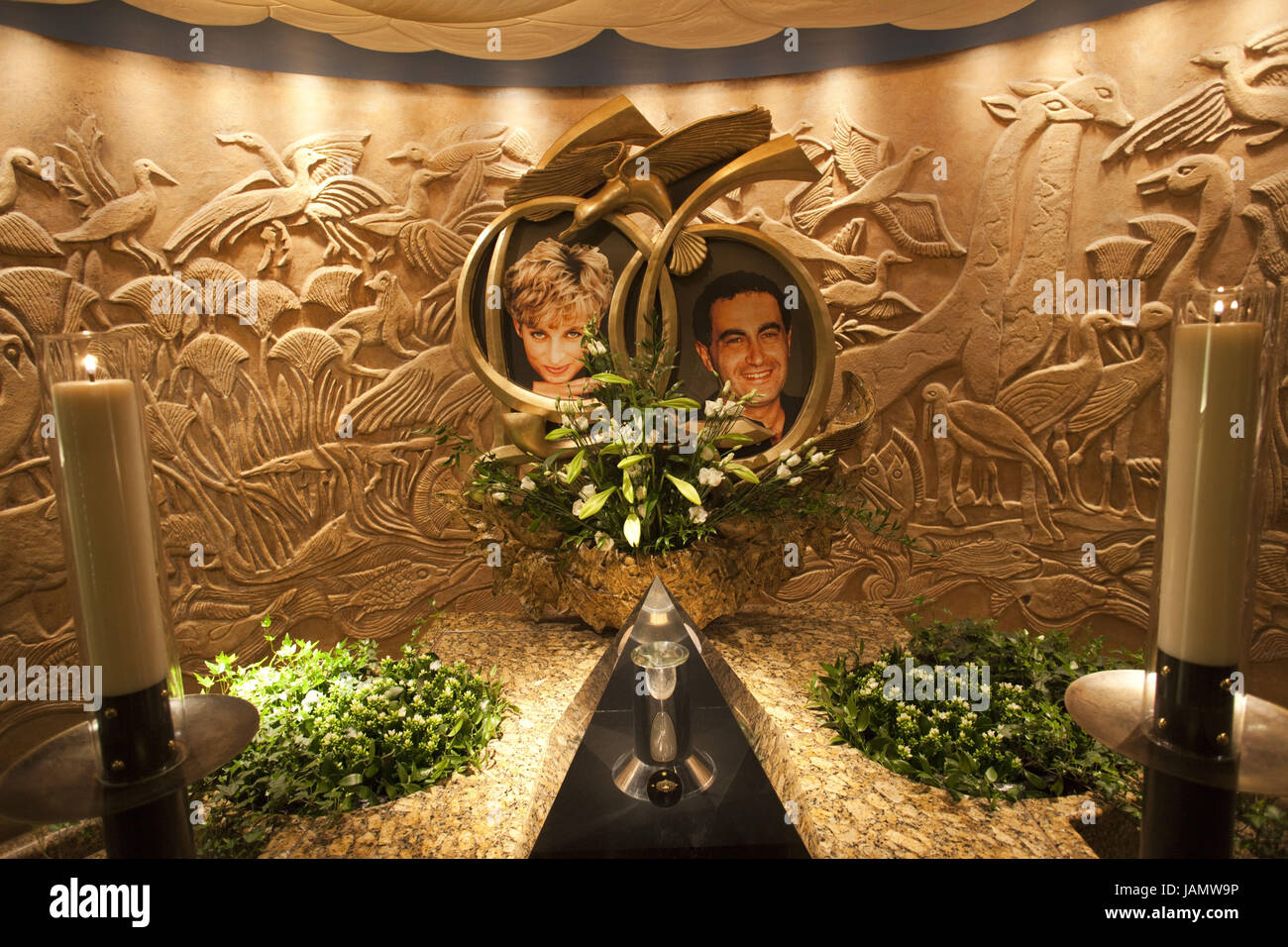 Harrods shrine princess diana dodi hi-res stock photography and images ...