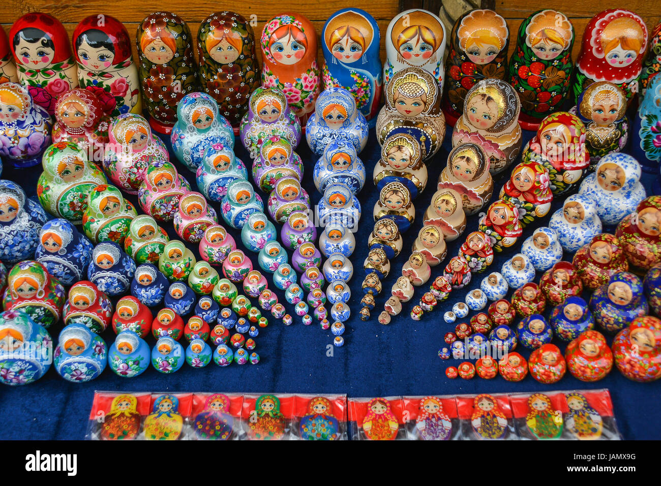 Matryoshka dolls shop souvenir hi-res stock photography and images - Alamy