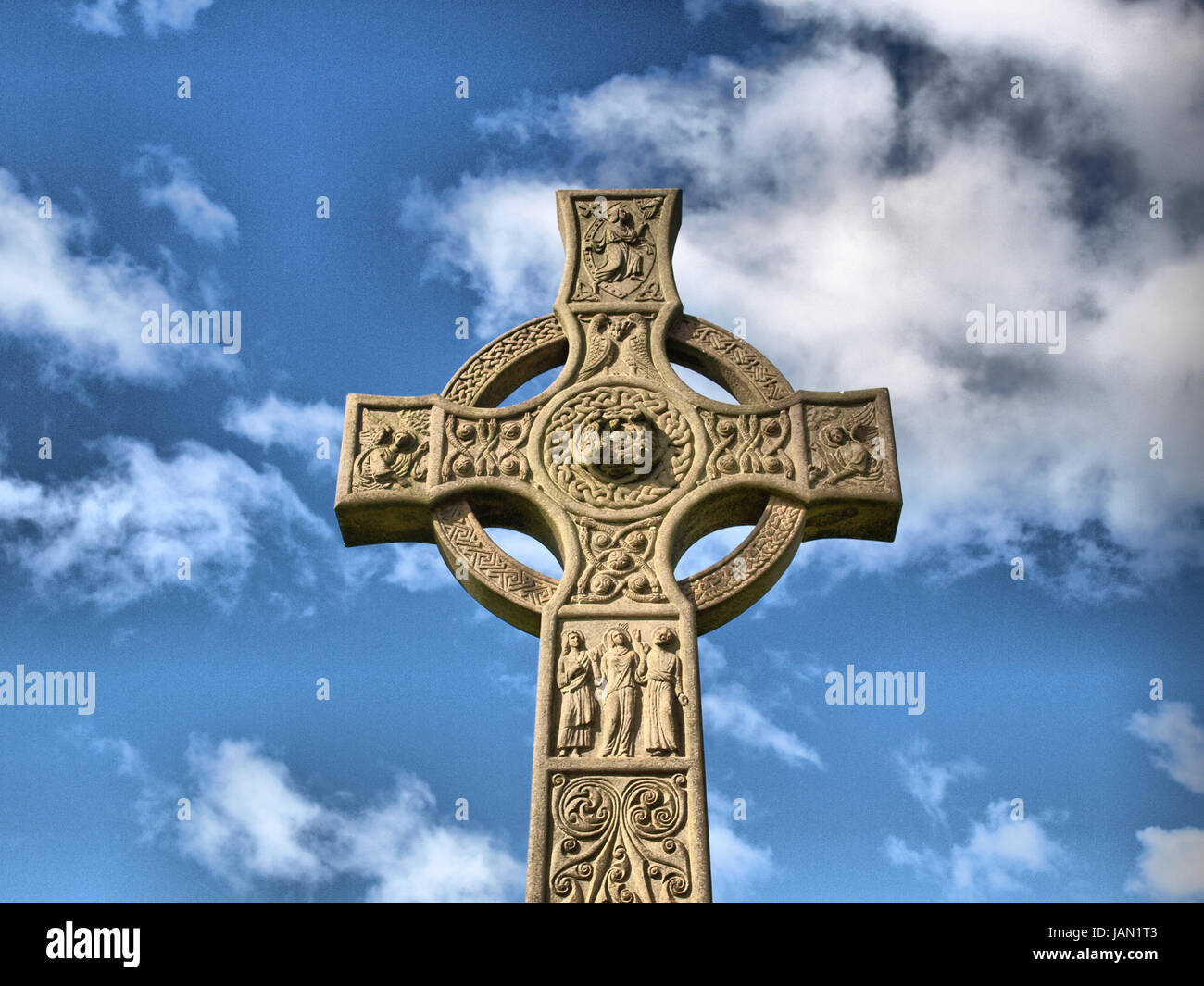 The Glasgow necropolis, Victorian gothic garden cemetery in Scotland ...