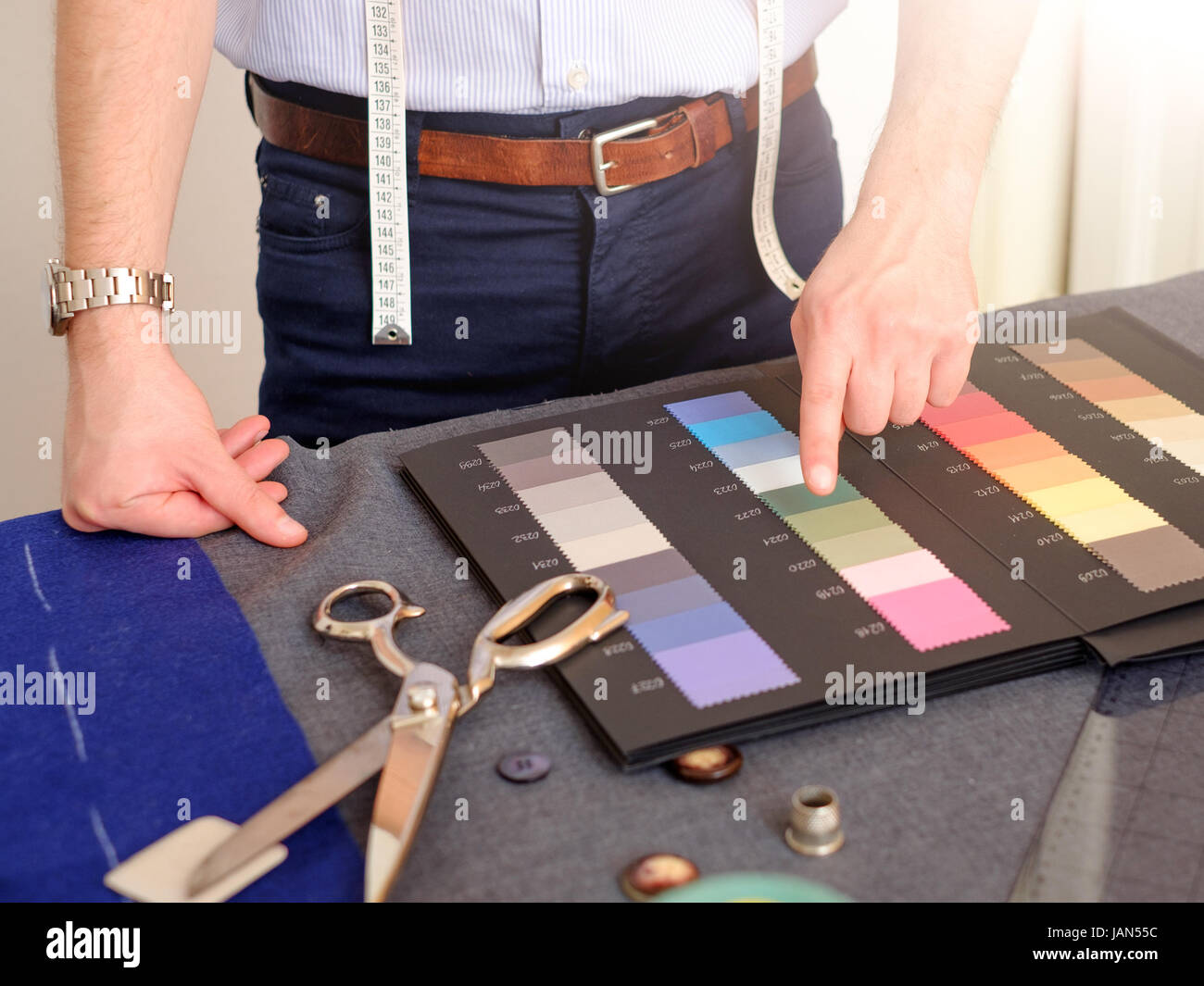 Tailor fabric hi-res stock photography and images - Alamy