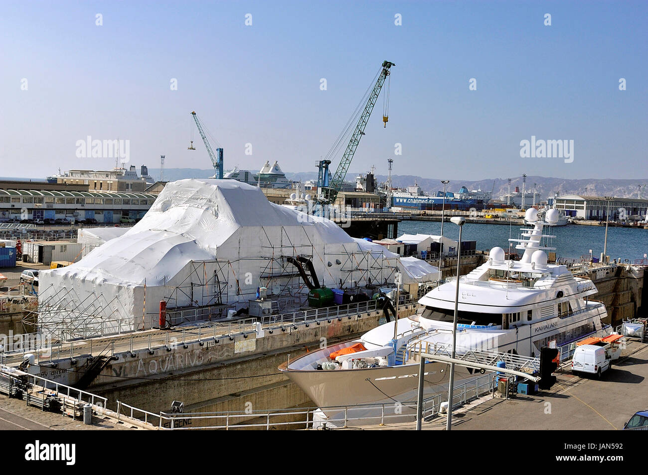 Fos sur mer port hi-res stock photography and images - Alamy