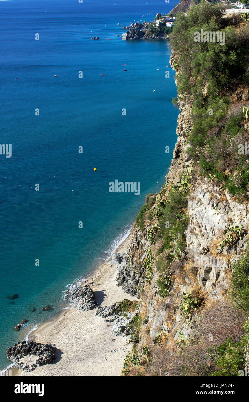 Luna della spiaggia hi-res stock photography and images - Alamy