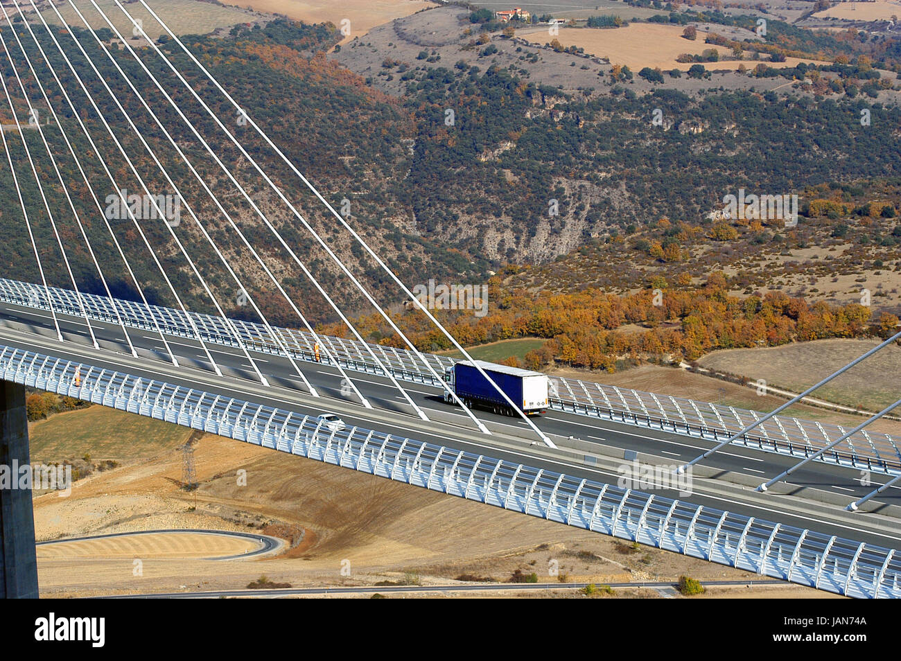 Pont autoroutier hi-res stock photography and images - Alamy