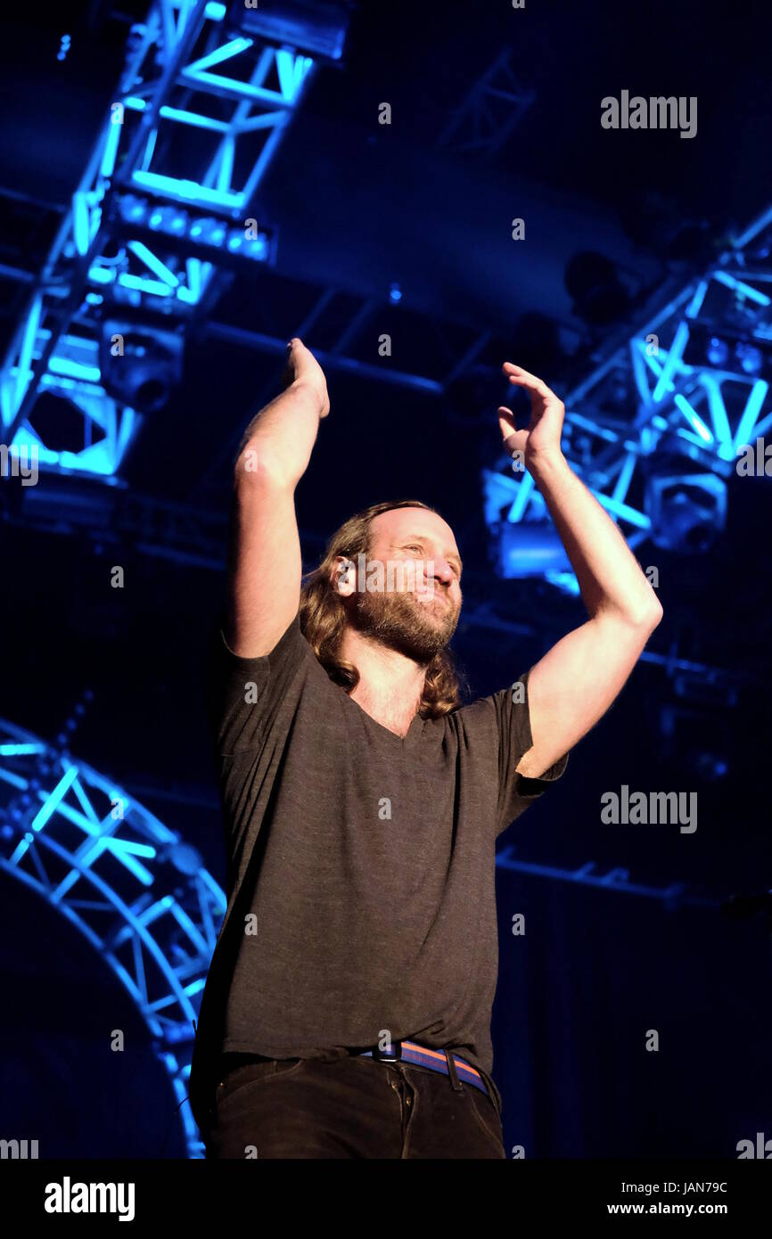 Gary stringer lead singer hi-res stock photography and images - Alamy