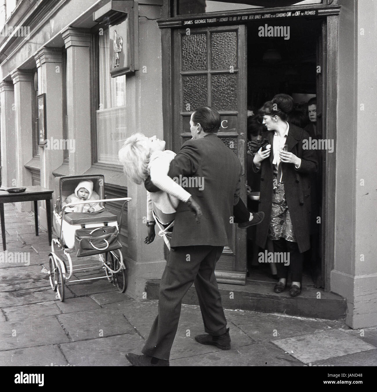 Pancake collapse hi-res stock photography and images - Alamy