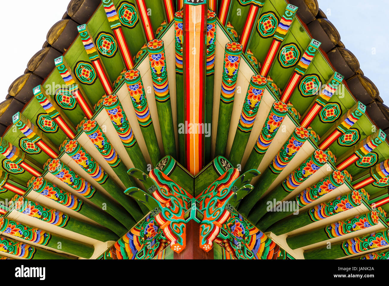 Traditional paintwork on wooden buildings, dancheong Stock Photo - Alamy