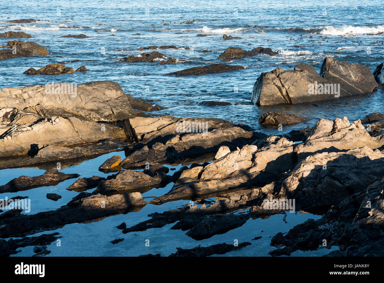 Shoreline and waves photography hi-res stock photography and images - Alamy