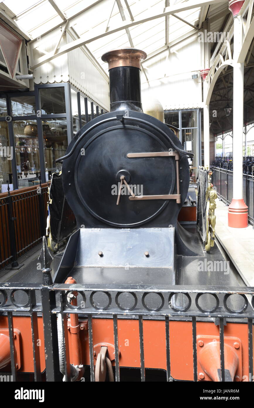 Windsor station steam train hi-res stock photography and images - Alamy