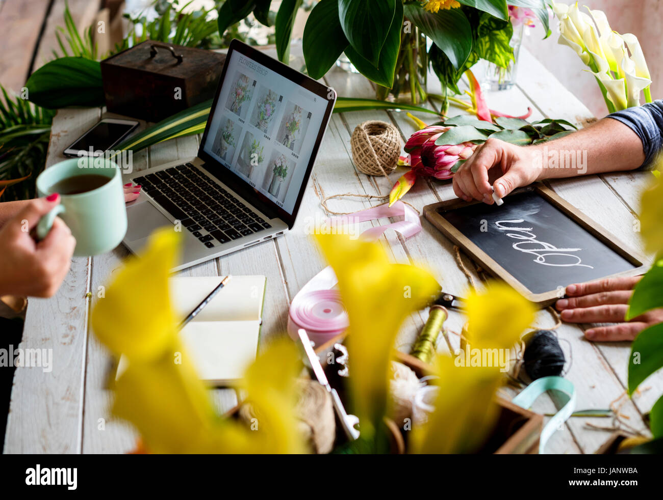 E-business flower shop marketing promote on social media Stock Photo ...