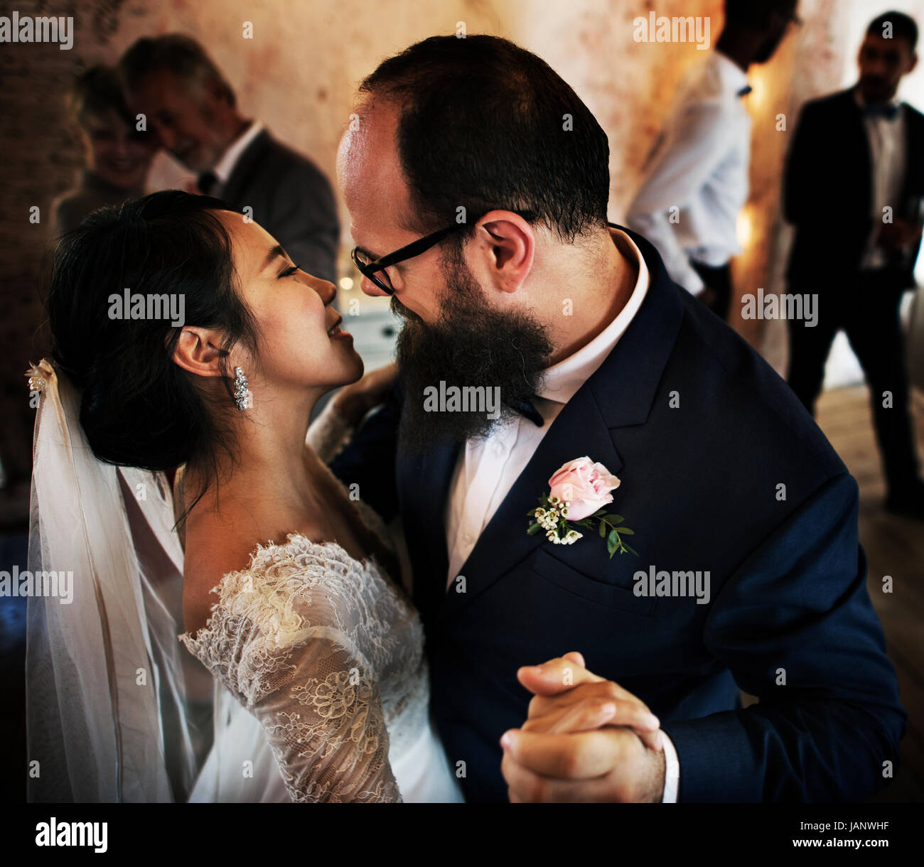 Wedding banquet dancing hi-res stock photography and images - Alamy