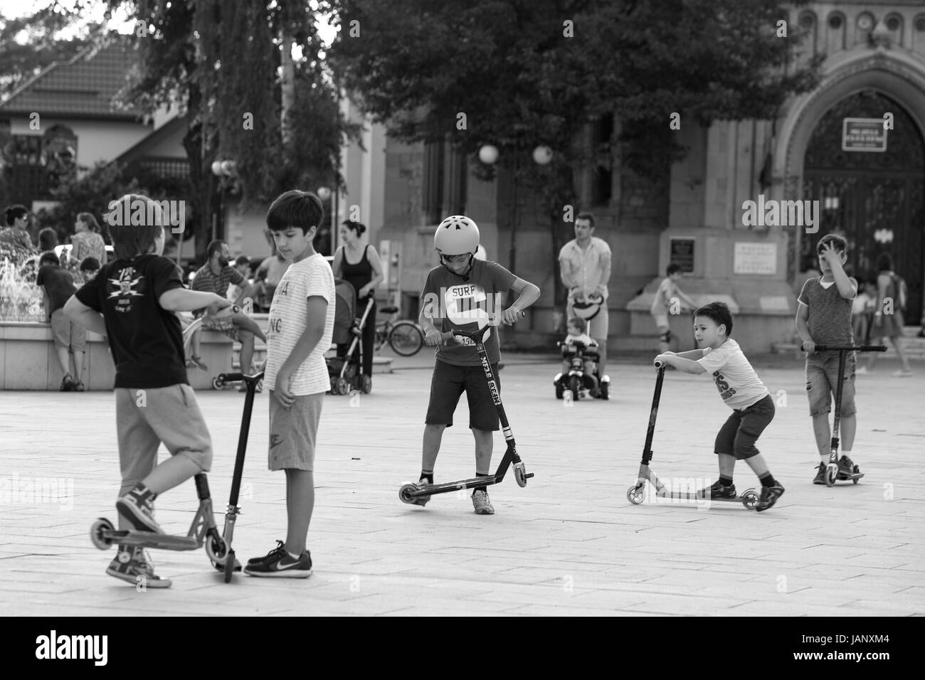 Romania street children hi-res stock photography and images - Alamy