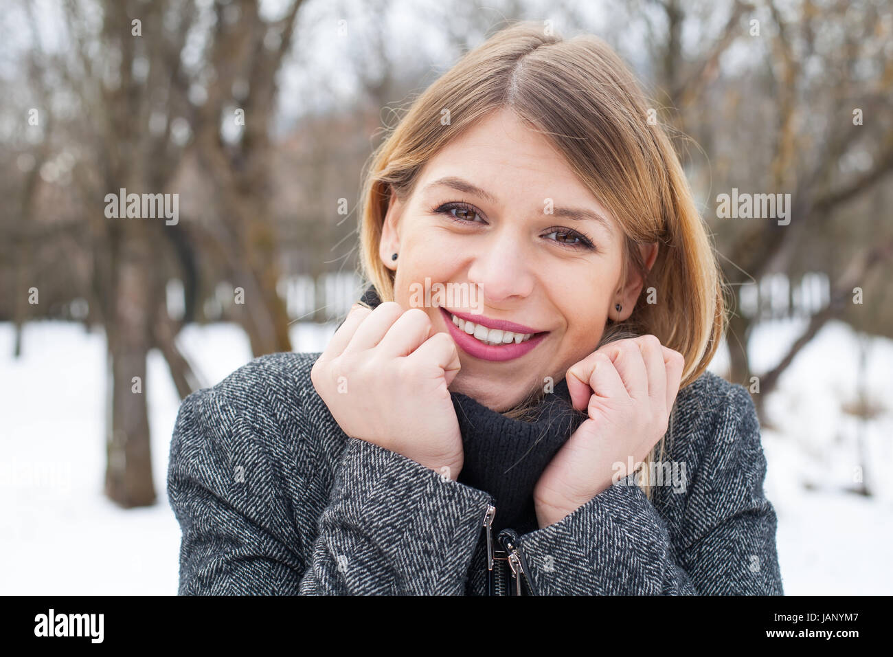 Feeling chilly hi-res stock photography and images - Alamy